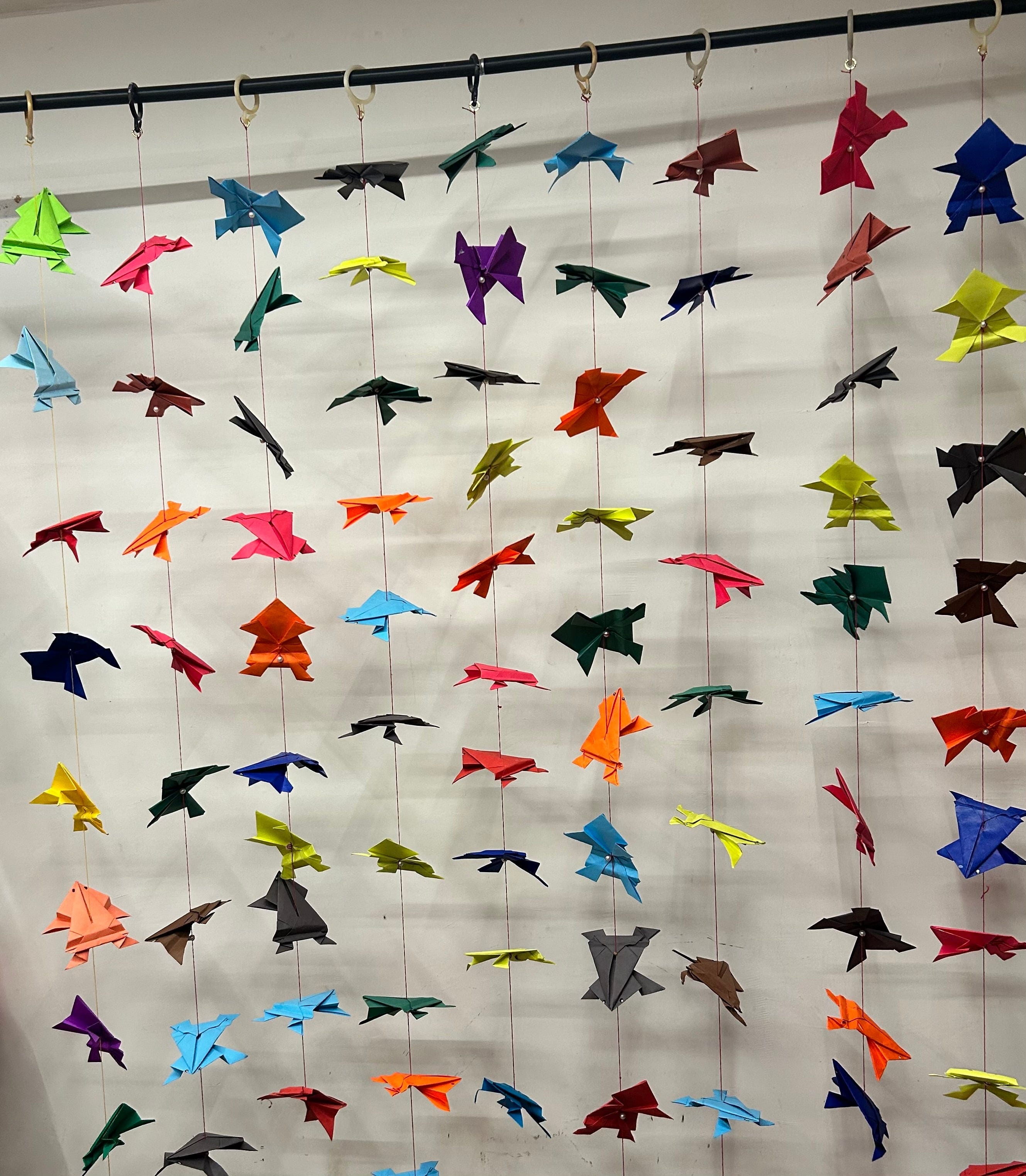 LAMANSH® (5 feet) Pack of 10 Paper Frog origami hangings for backdrops ...