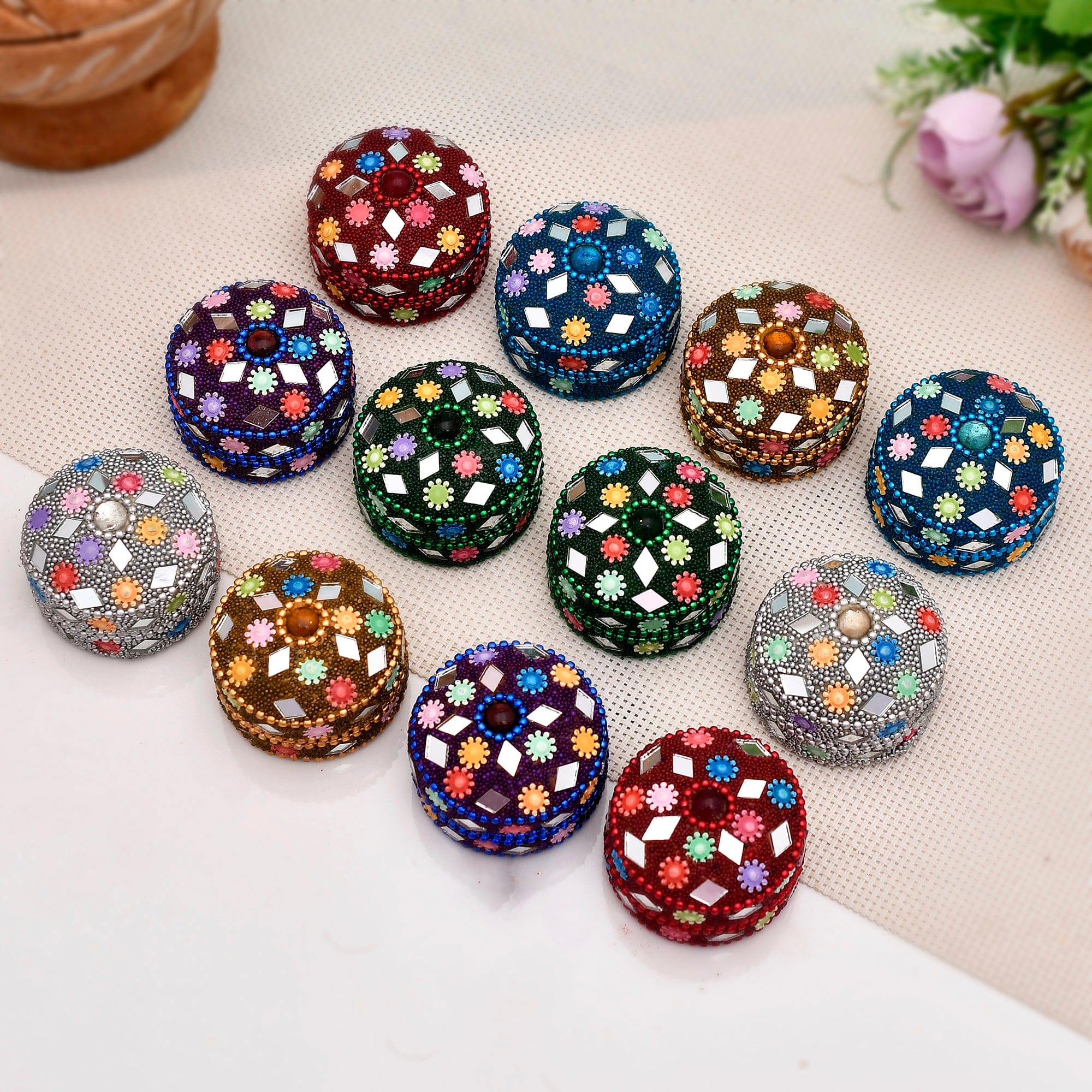 Lac Kumkum Boxes (Set of 400 at Rs 25 each ) 1.5 inch Round Lakh Sindo ...
